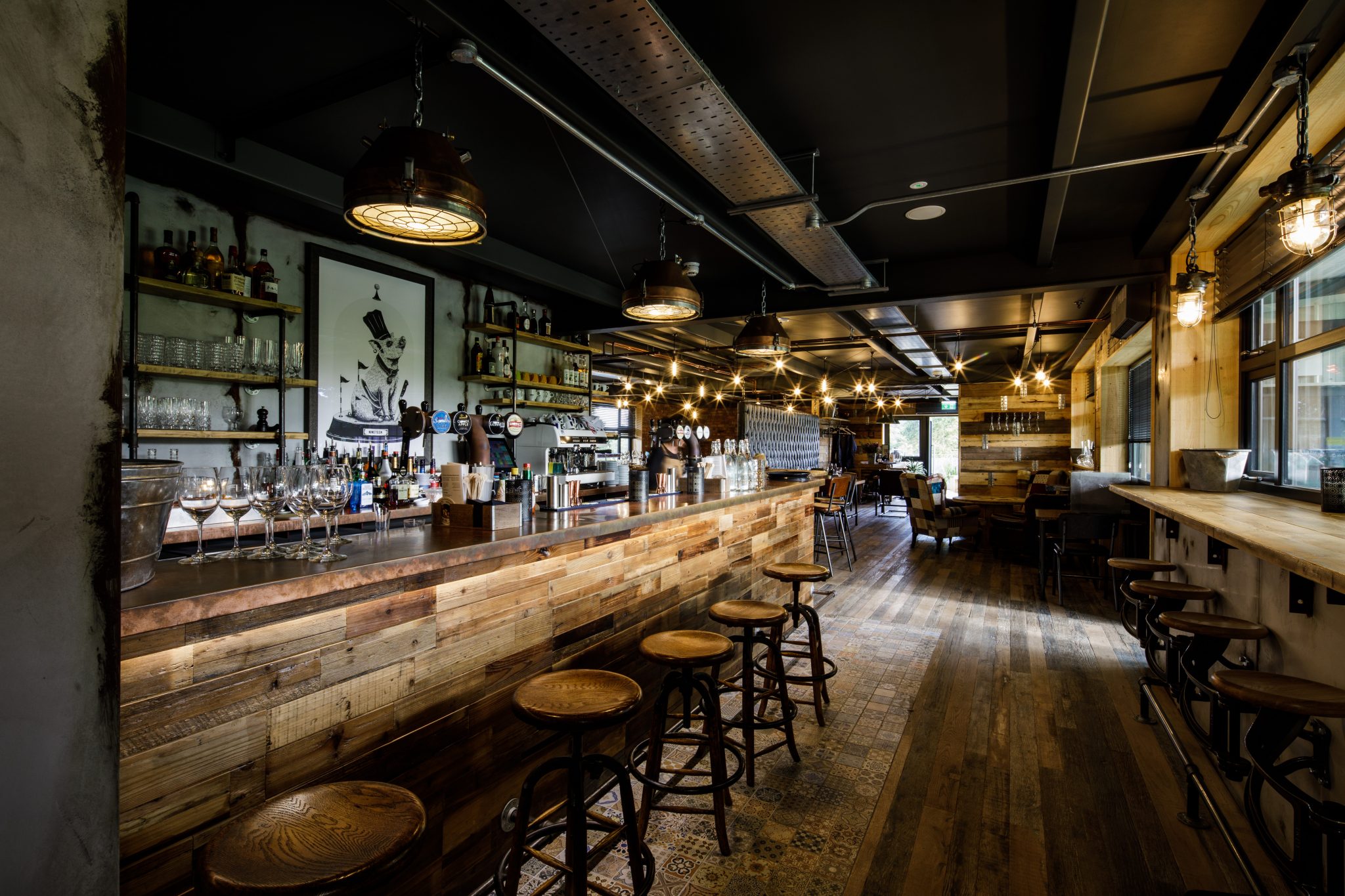 Nineteen Bar and Grill - Golf19