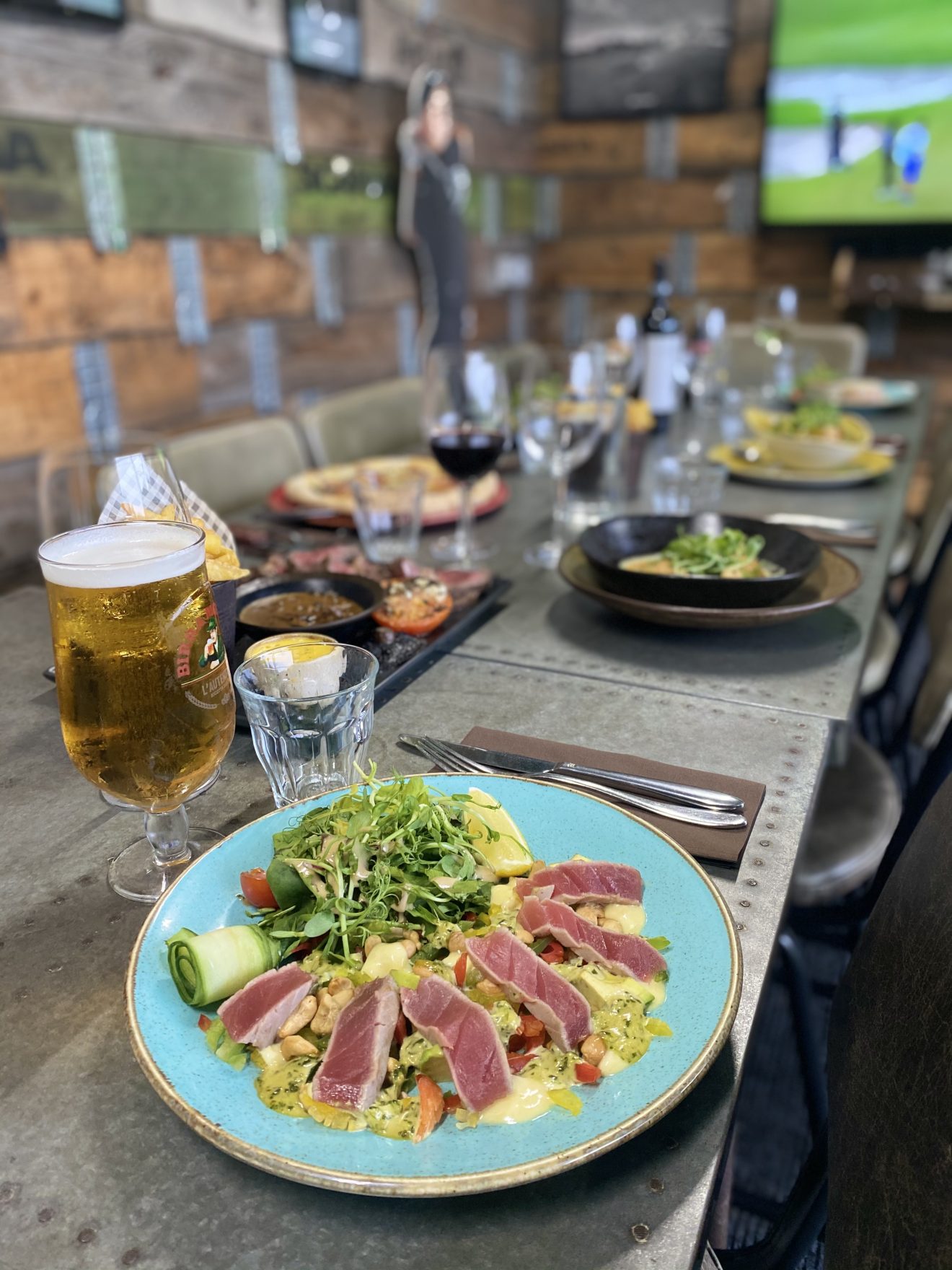 Nineteen Bar and Grill - Golf19